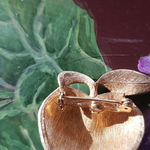 Coro | Jewelry | Vintage Corona Apple Pin | Poshmark